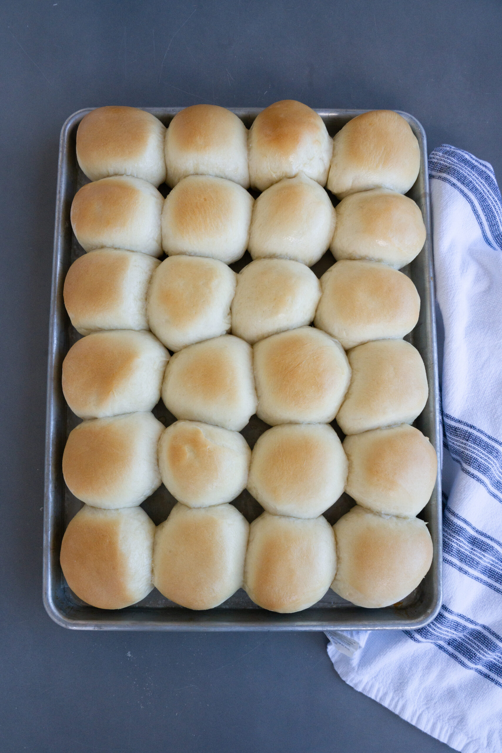 Huge Fluffy Pan Dinner Rolls - Street Food Spectacle